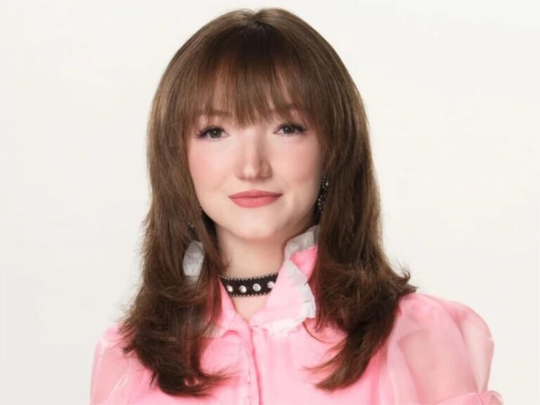 Elizabeth Evans Bio, Net Worth, Wiki, Age, Height, Boyfriend